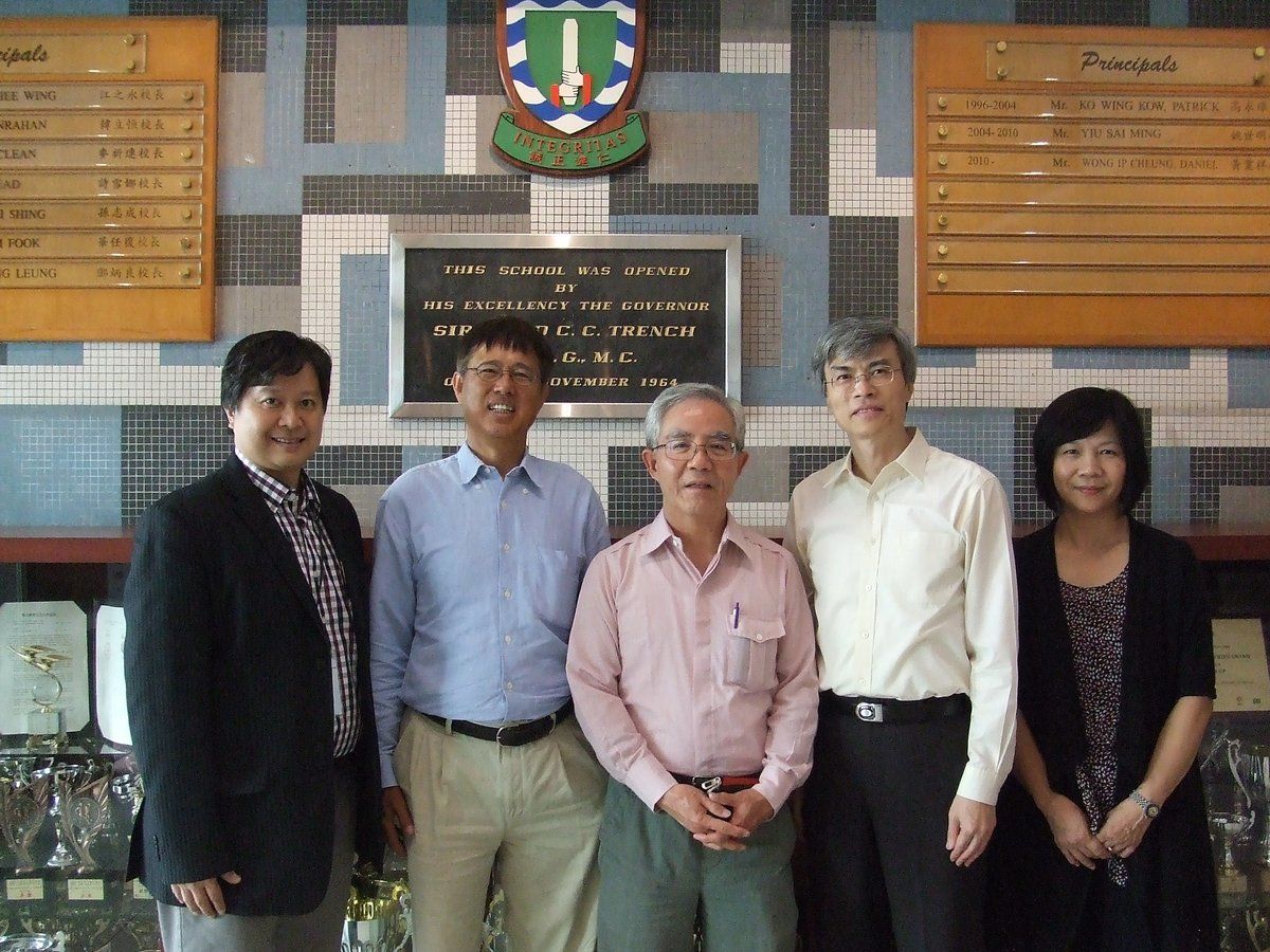 School Visit by Old Boys from TWGSS North America Alumni Association
